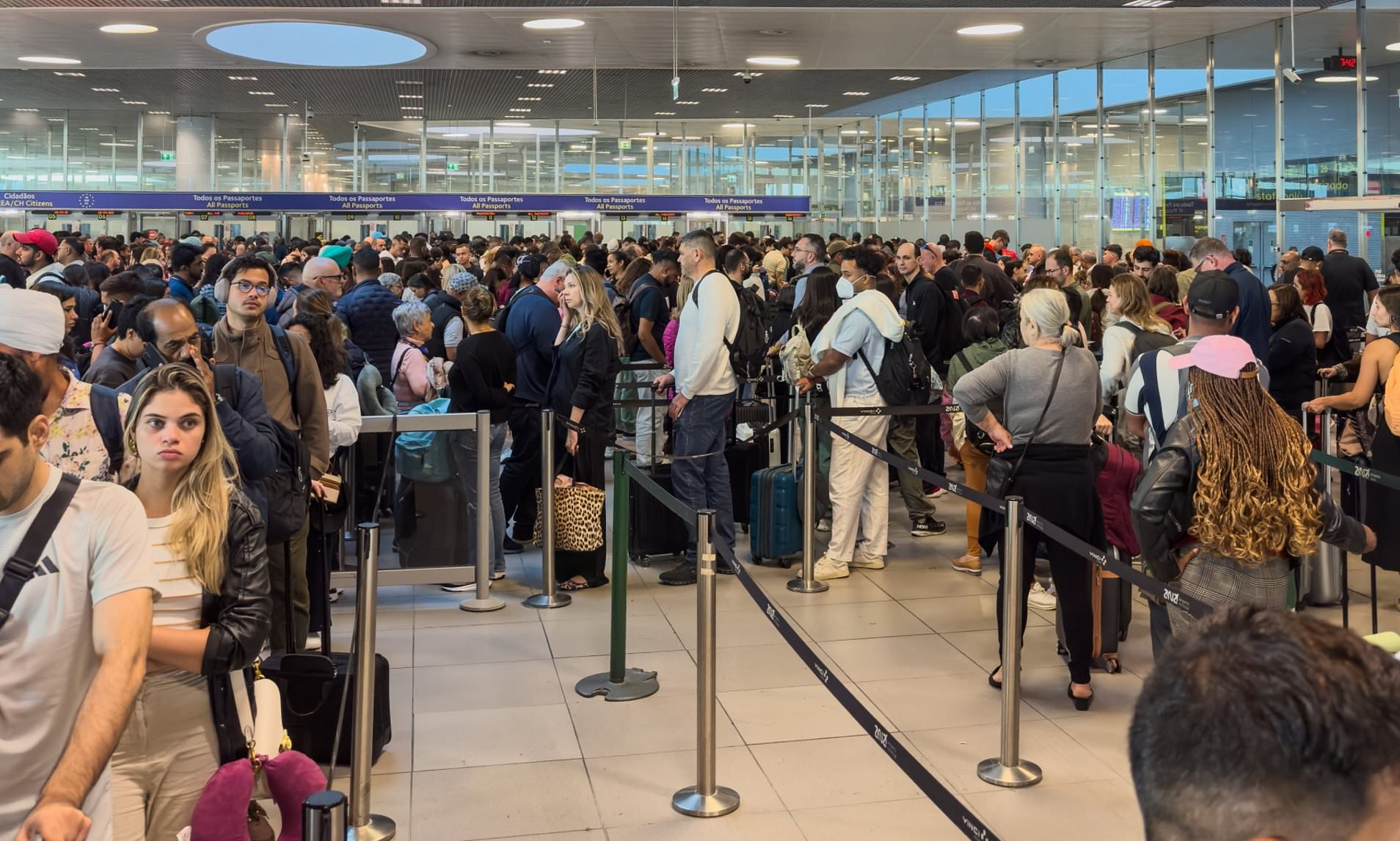 How to skip Europe's entry/exit system queues as wait times increase in ...