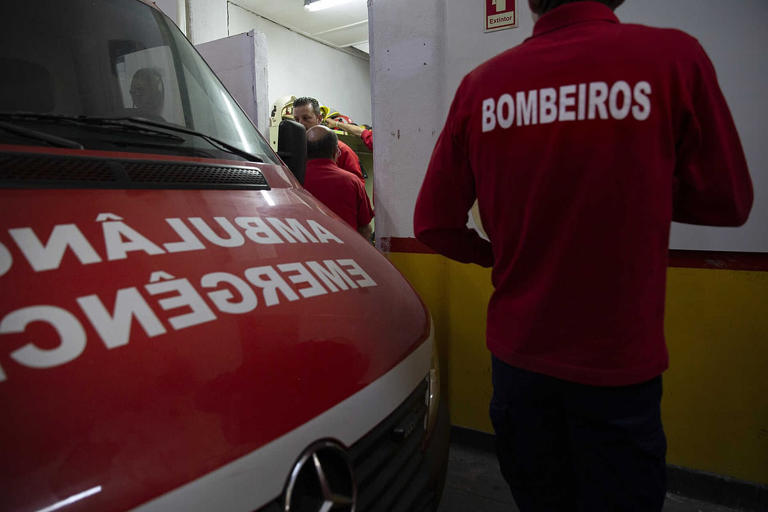 Incêndio em hotel em Lisboa obriga evacuação. Oito pessoas receberam ...