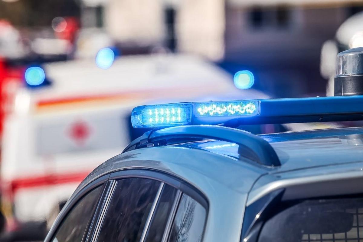 20-jähriger mit Kleinkind im Auto verursacht Unfall mit fünf Verletzten