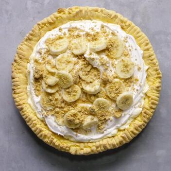 Banana cream pie with cake mix crust