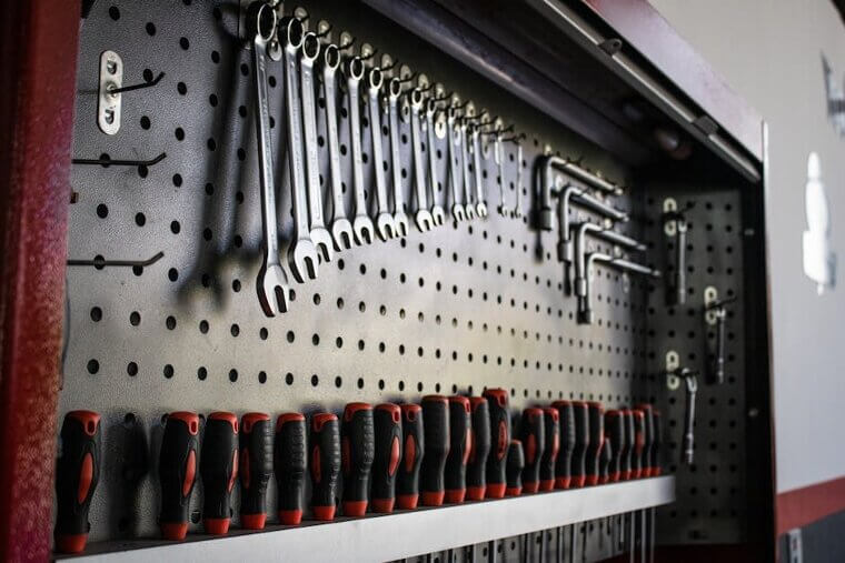Space-saving workshop habits that make small garages feel huge