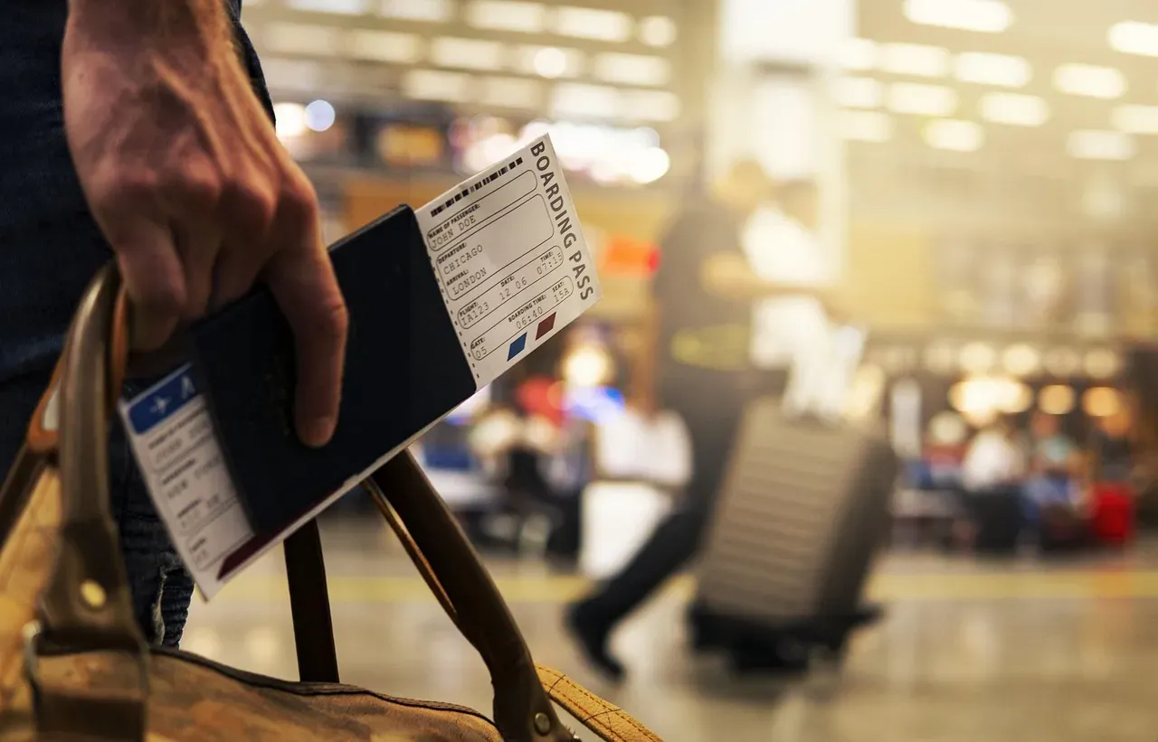 I'm a flight attendant: 8 subtle signs a traveler is new to flying vs ...