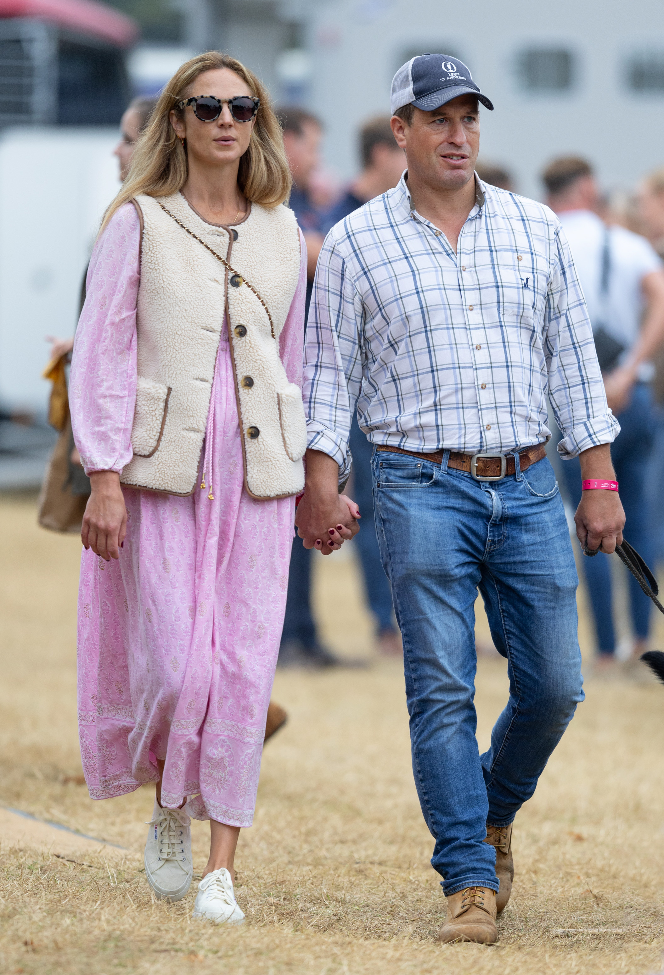 Royal bride Harriet Sperling wears this perfect spring transitional ...