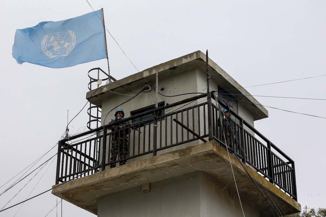 Razzo colpisce la base italiana Unifil in Libano. Iran e Oman verso un ...