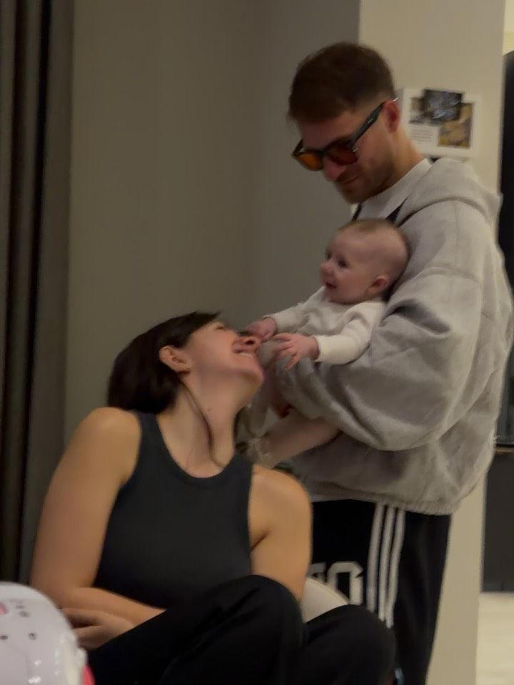 Así fue el tierno reencuentro de Ailén Cova y su hija, Alaia, con ...