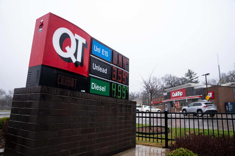 Fallout grows after viral Alabama QuikTrip restroom video