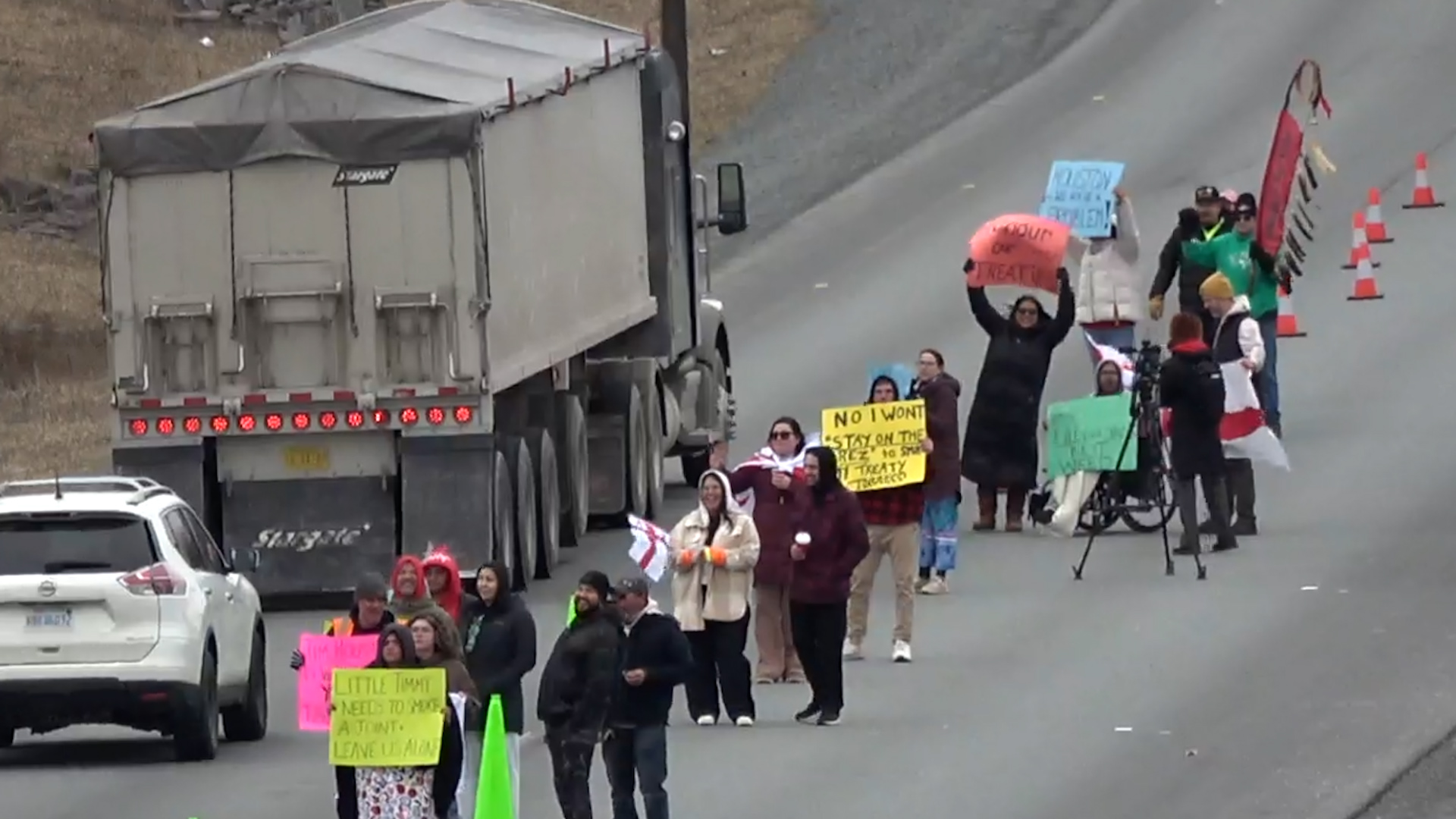 First Nation protest blocks Nova Scotia highway