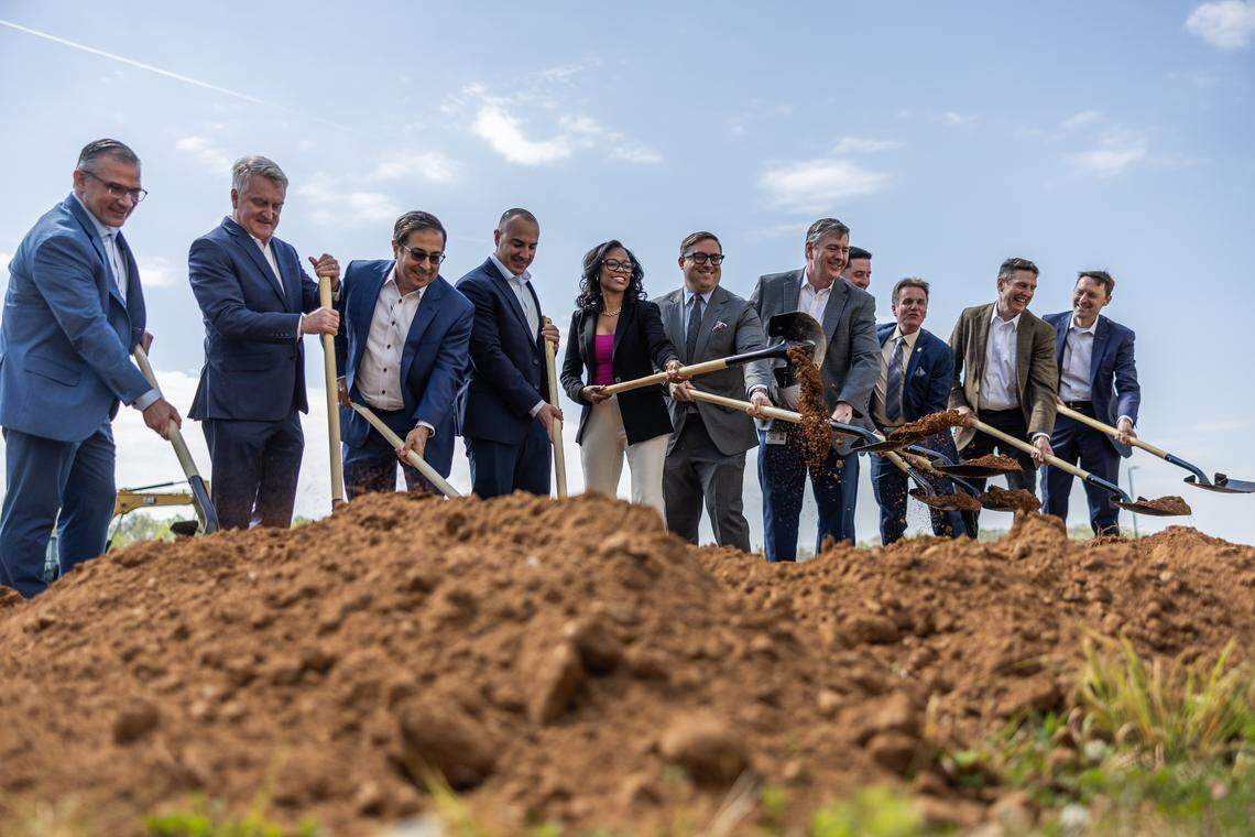 1,000 jobs coming to Charlotte area and NC in new Corning, Amazon data ...