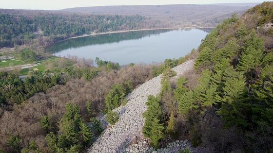 Woman dies while rock climbing at Devil’s Lake State Park