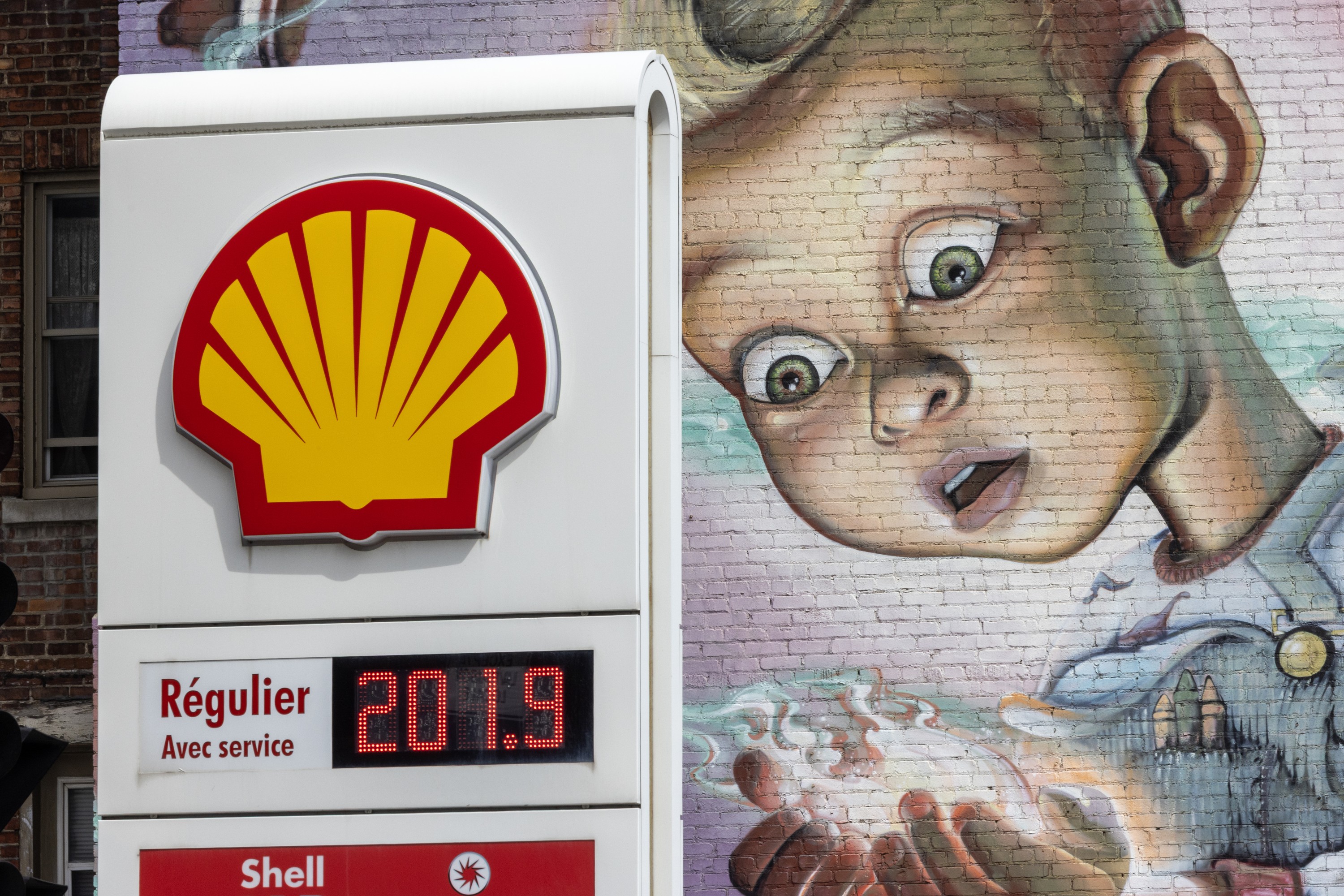 Quebec launches real-time gas price map as costs pass $2 a litre