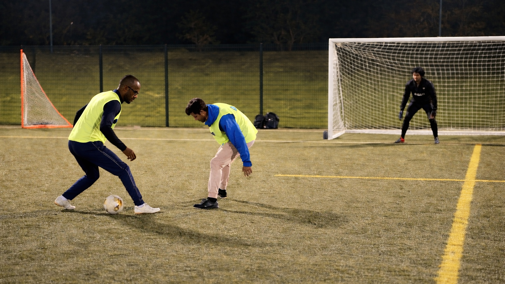 His fast dribbling made the defender struggle