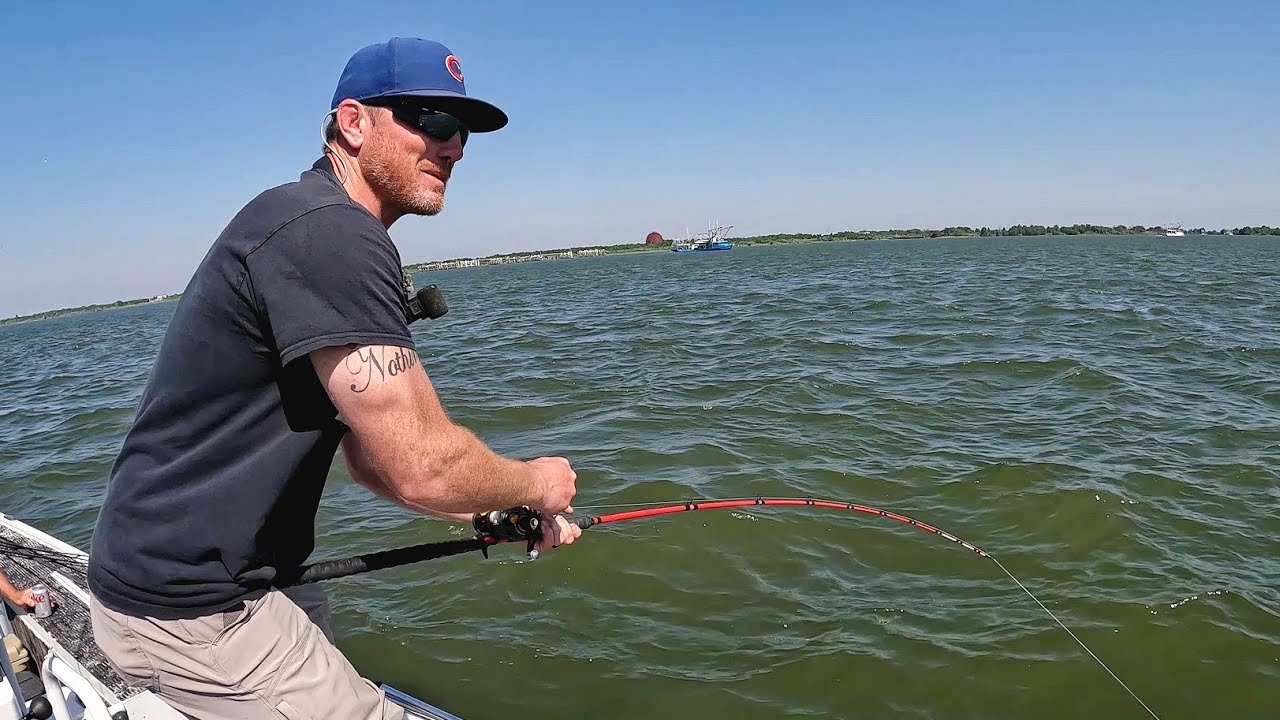 Fishing 100-foot holes for giant catfish!