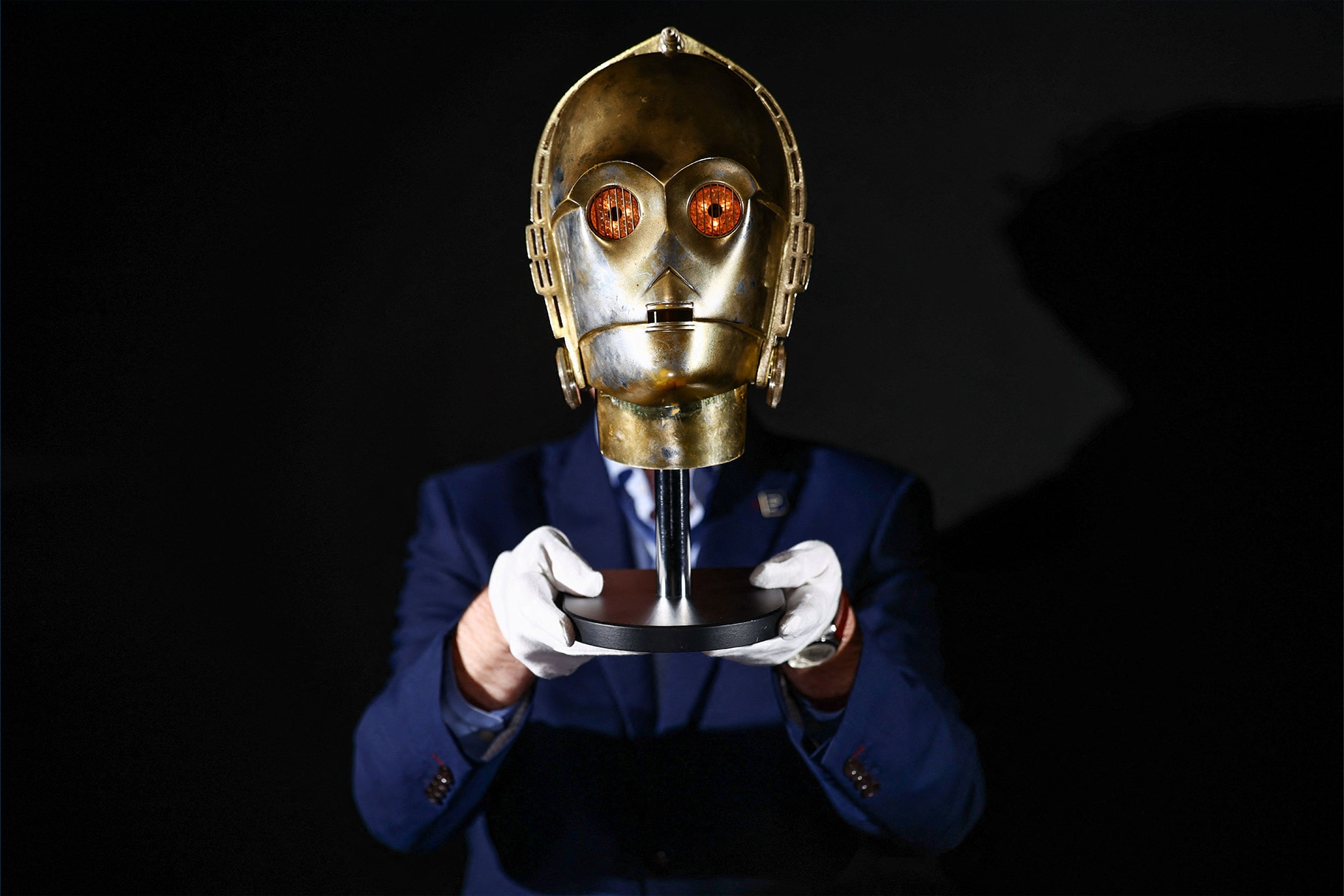 Oh, dear! C-3PO head from OG Star Wars trilogy nabs $1 million at auction