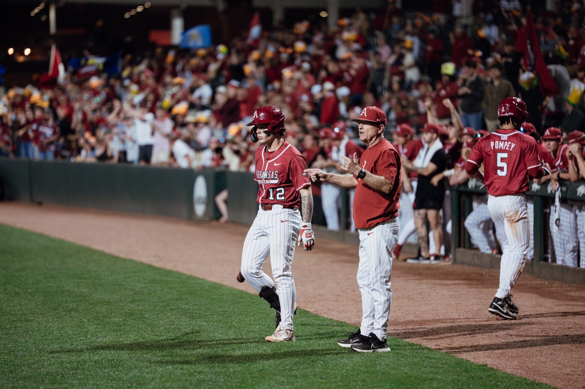Auburn blows out Arkansas baseball for series-opening win