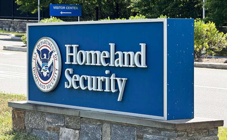 DHS niega haber dado permisos especiales a Durazo y Villarreal, según ...