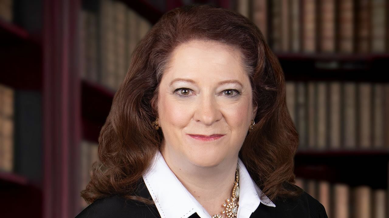 Wisconsin Supreme Court candidate Judge Maria Lazar to visit Eau Claire ...