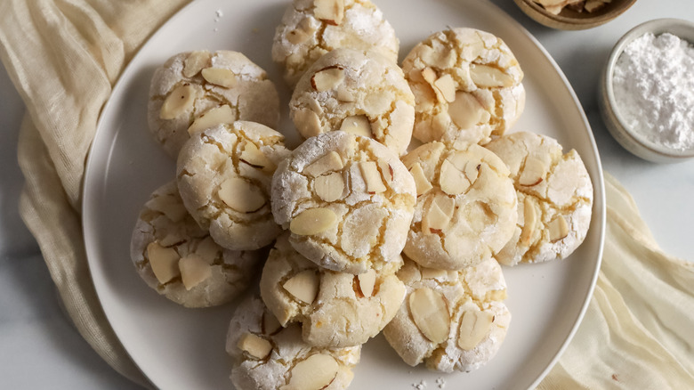 Traditional Sicilian almond cookies recipe
