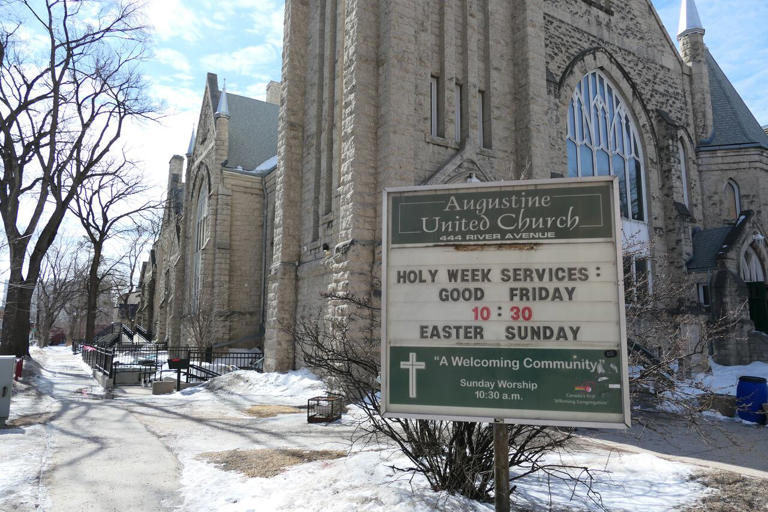 Winnipeg police investigating small fire at Osborne Village church