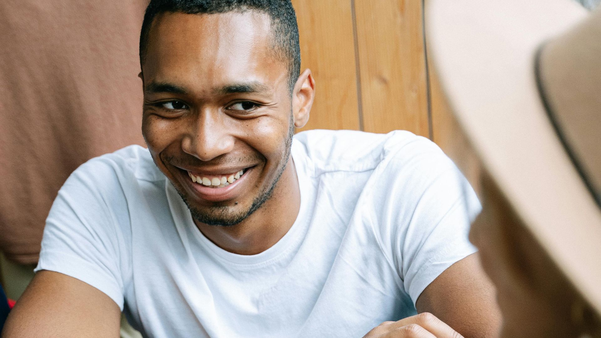 10 green flags people fake & 10 that are hard to fake
