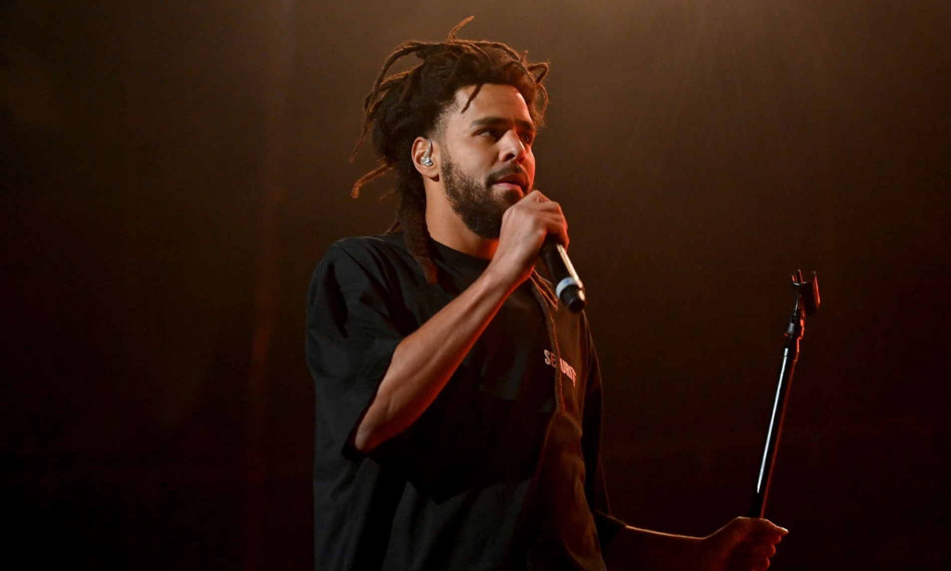 Megastar US rapper signs contract to play basketball in China in ...