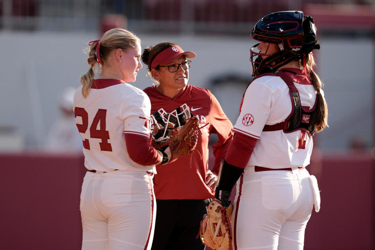 What channel is OU softball vs Texas on today? Time, TV for Sooners ...