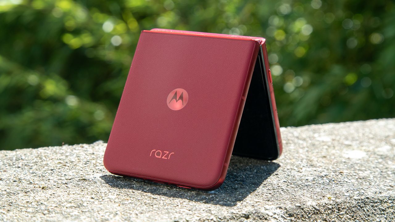 Motorola sets April 29 launch for Razr 2026 lineup