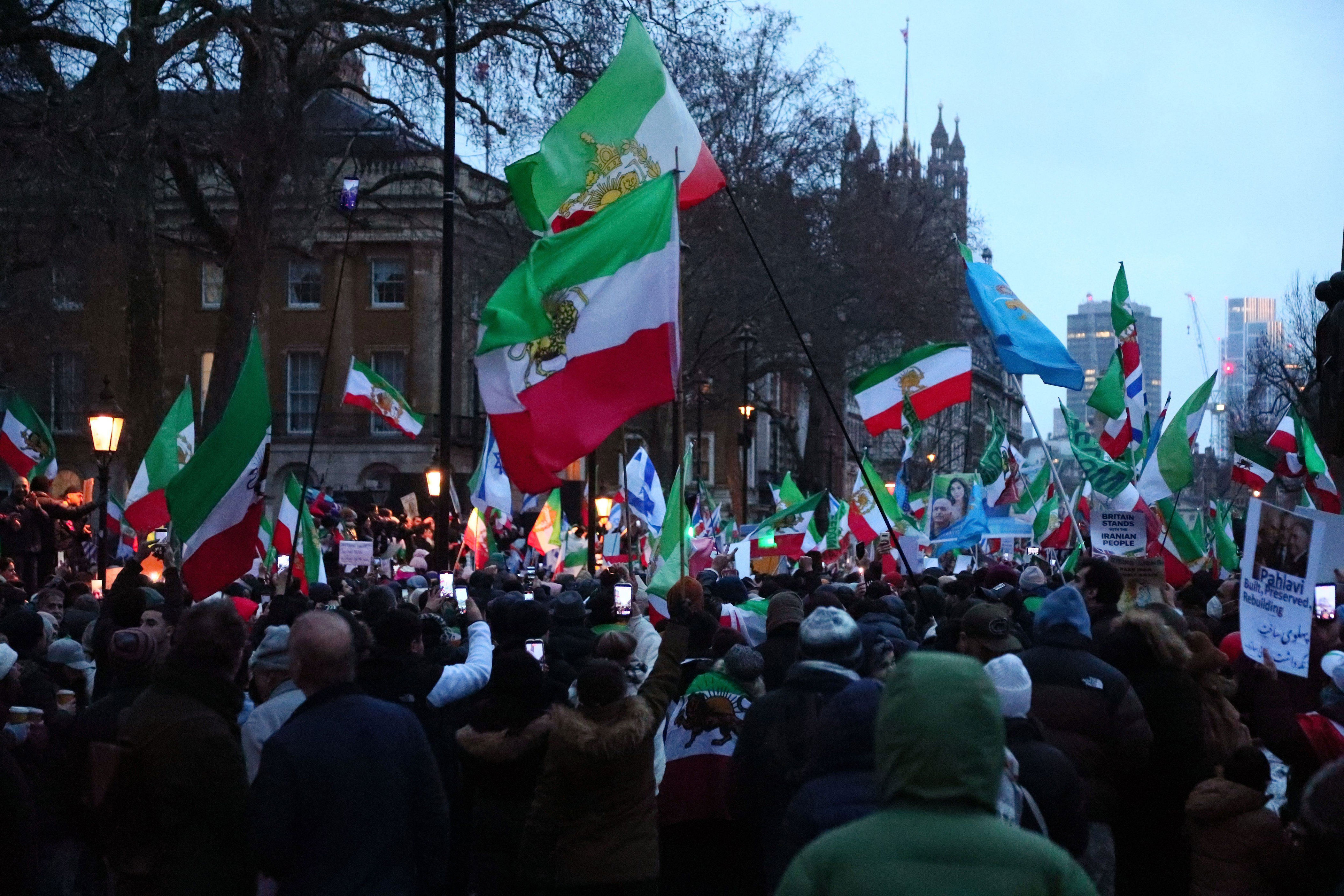 Iranian dissident sends heartfelt 'stand with us' message to GB News ...
