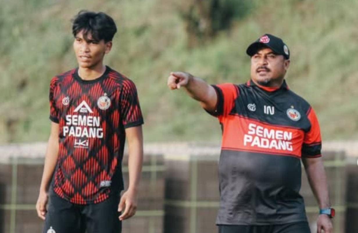 Semen Padang makin dekat jurang degradasi, Imran Nahumarury: Ini ...