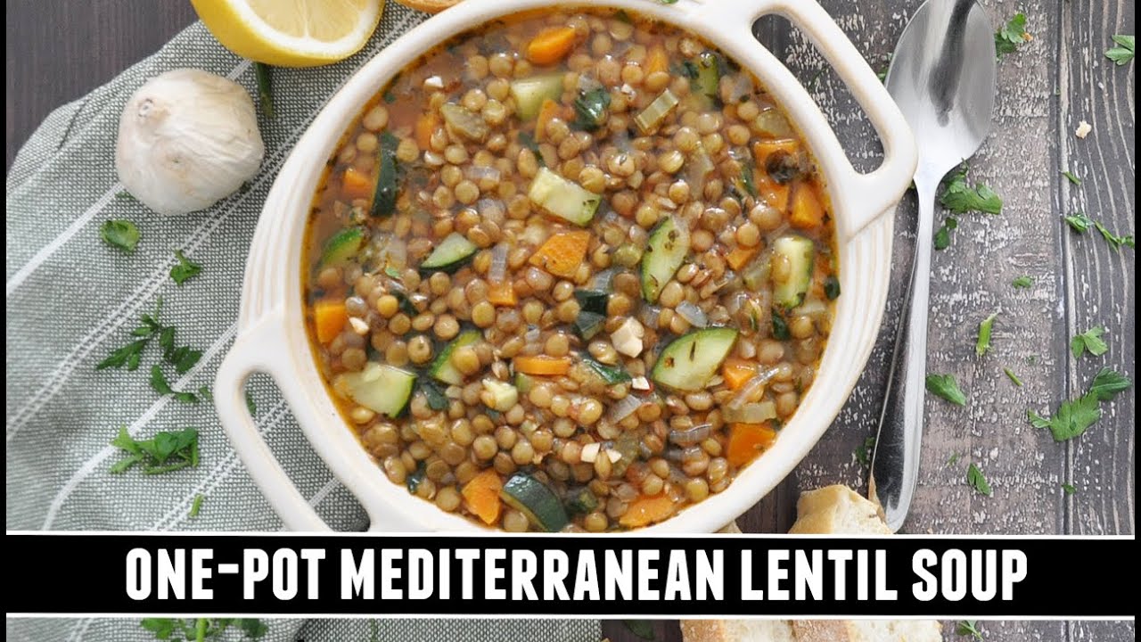 Cozy Mediterranean lentil soup: Quick & easy one-pot recipe