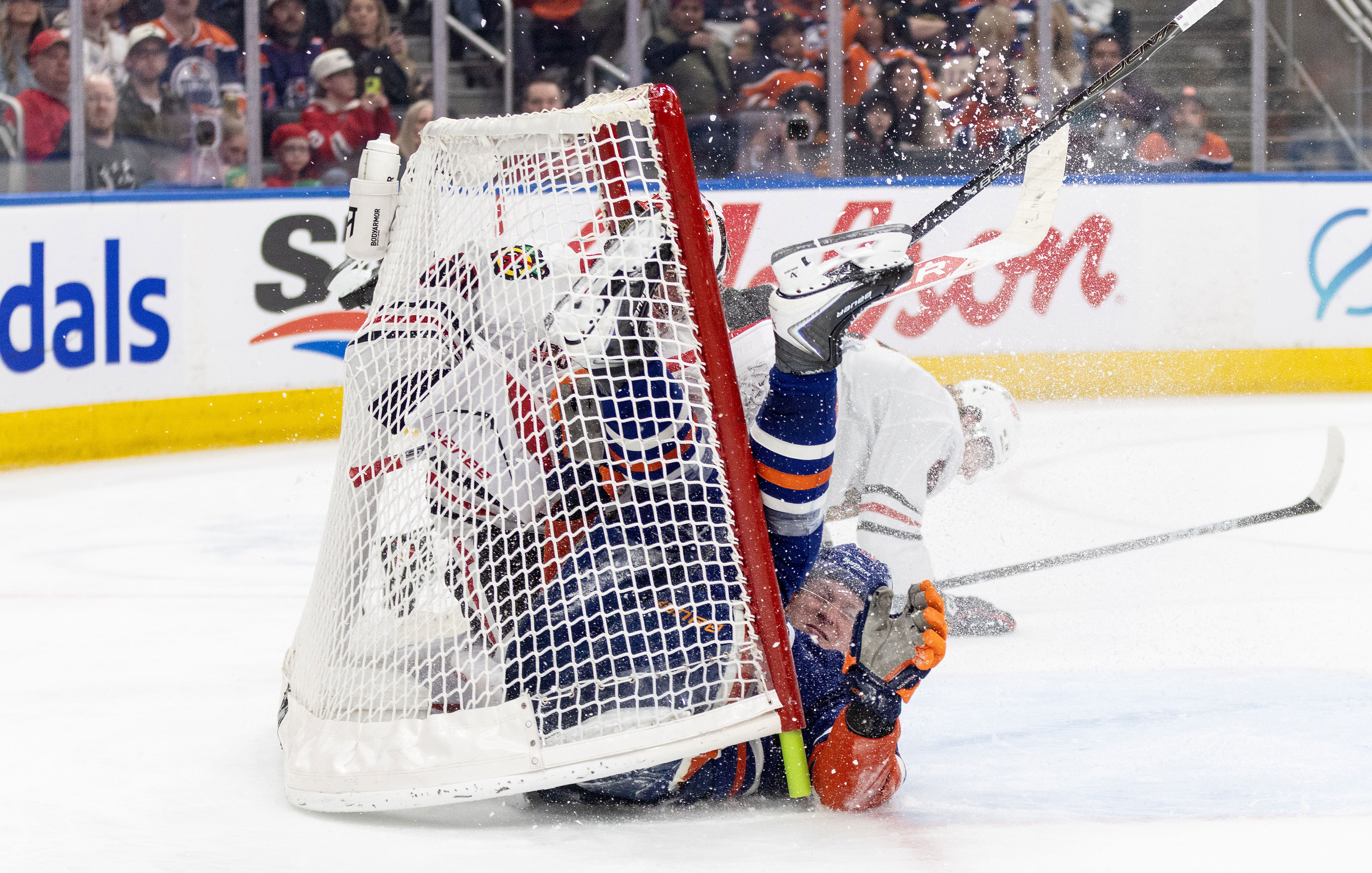 Oilers win season-high 5th straight, beating Chicago 3-1 to end ...