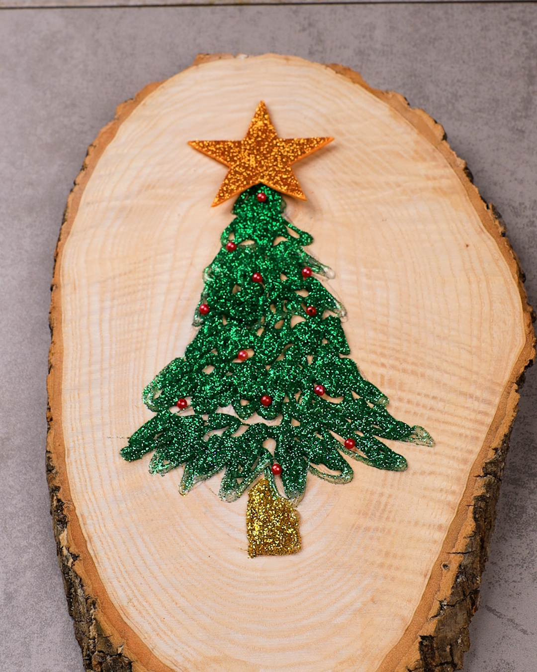 Transform wood into a glowing Christmas tree🪵🎄