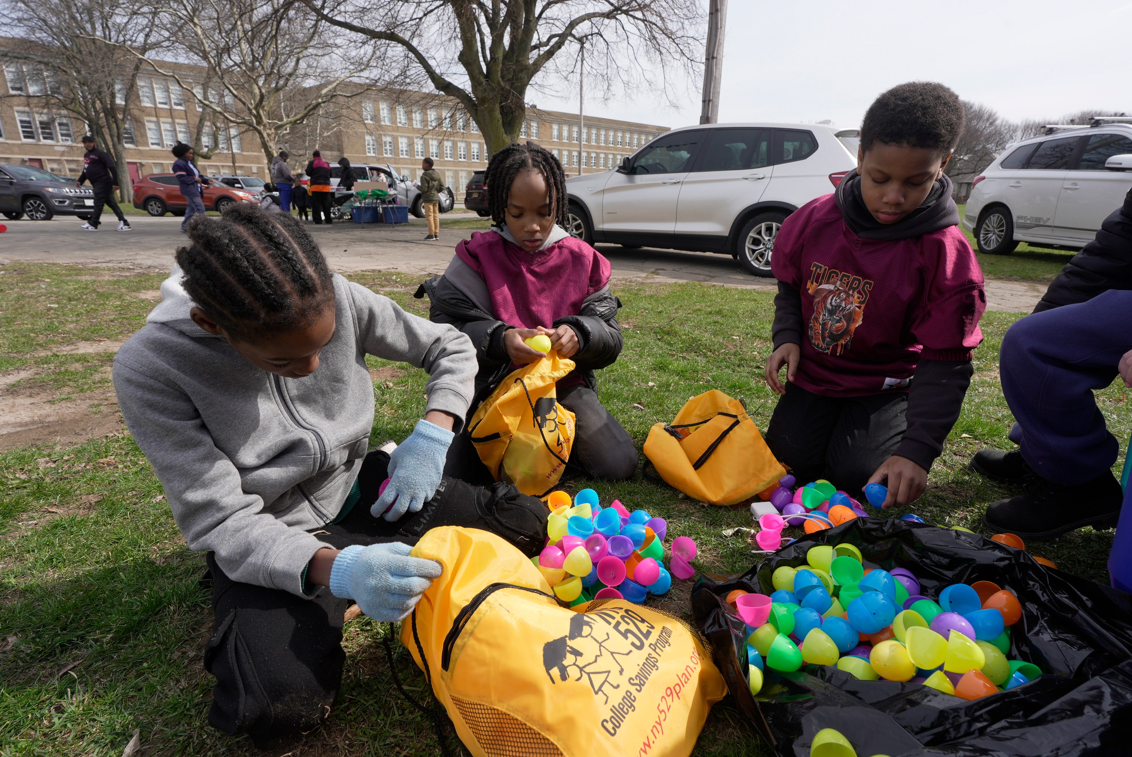 Tenth Ward Tigers boost kids, build community in Dewey corridor