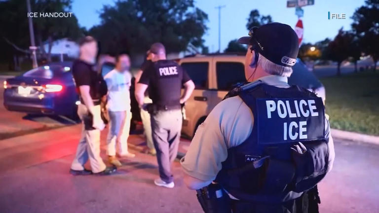 Coalition urges public to report ICE activity in Hawaii