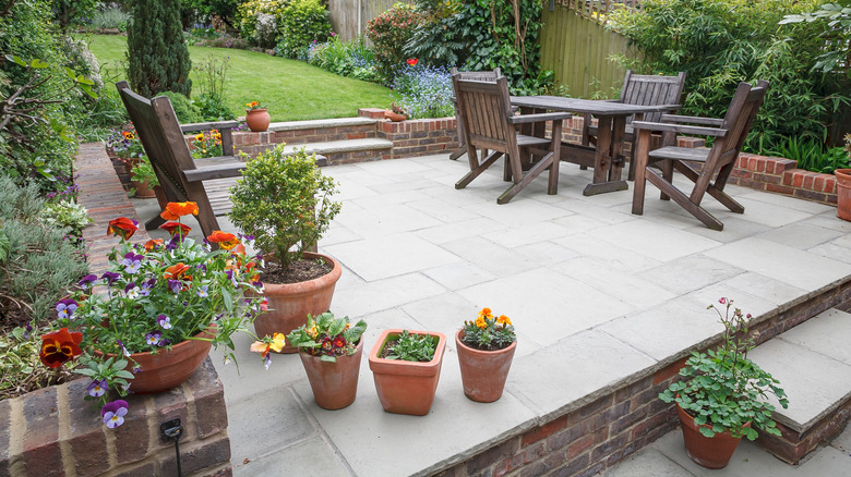20 design ideas for your concrete patio