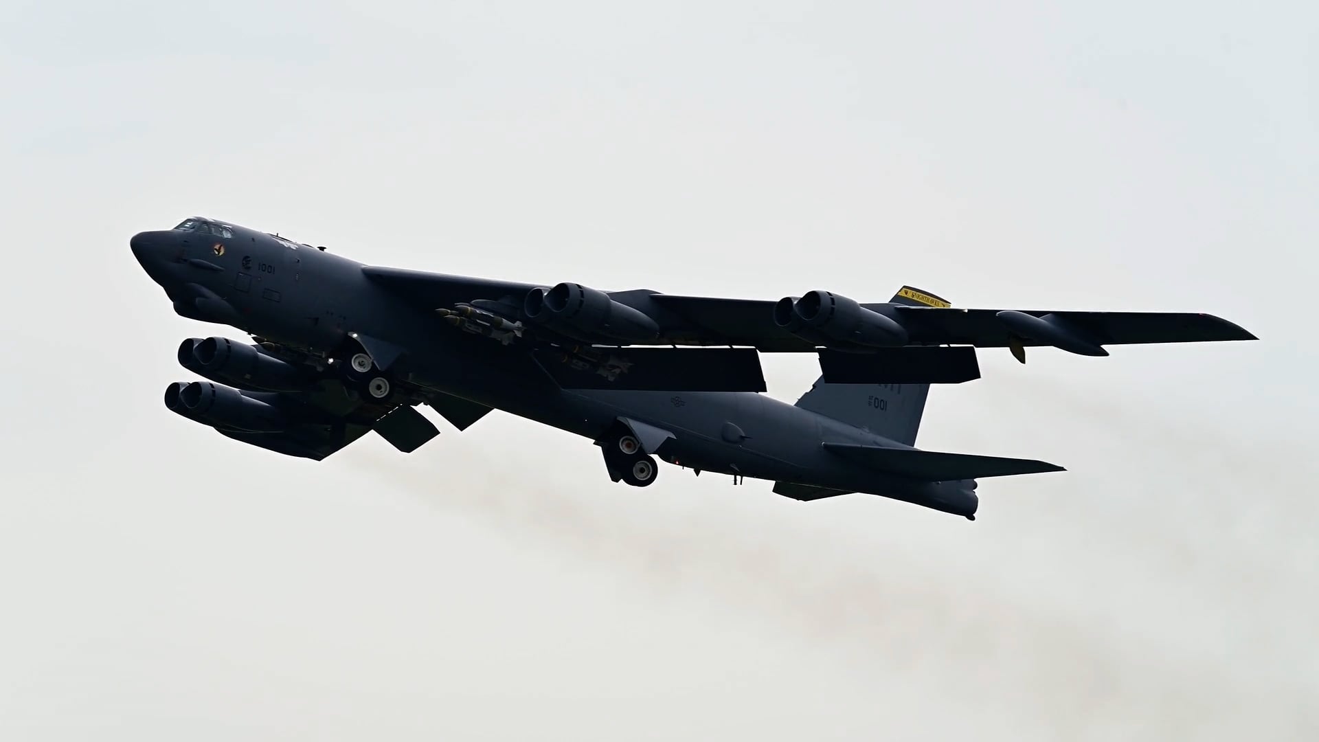 US intensifies B-52 operations and flights over Iran