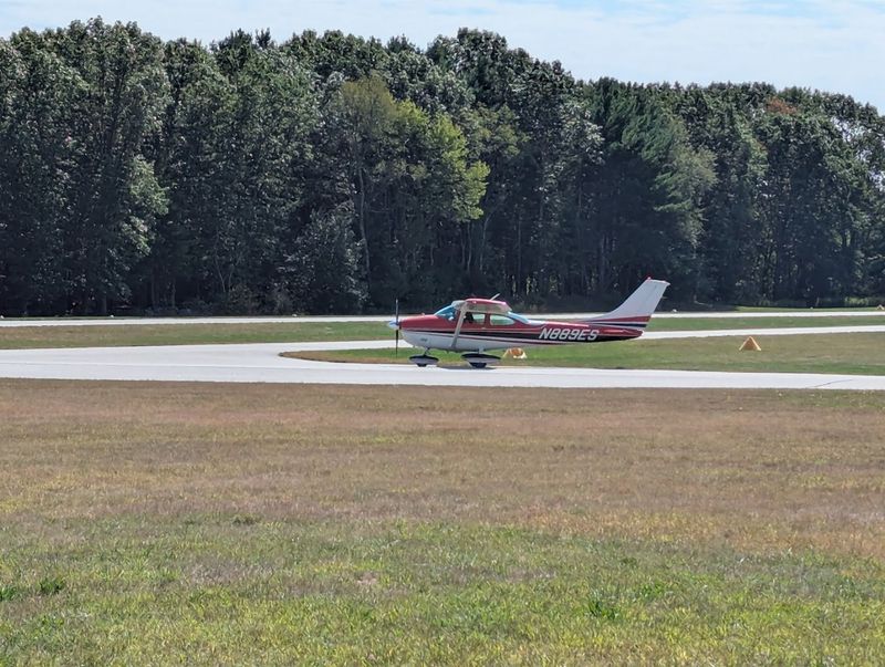 This New Hampshire airport café lets you eat breakfast with a view of ...