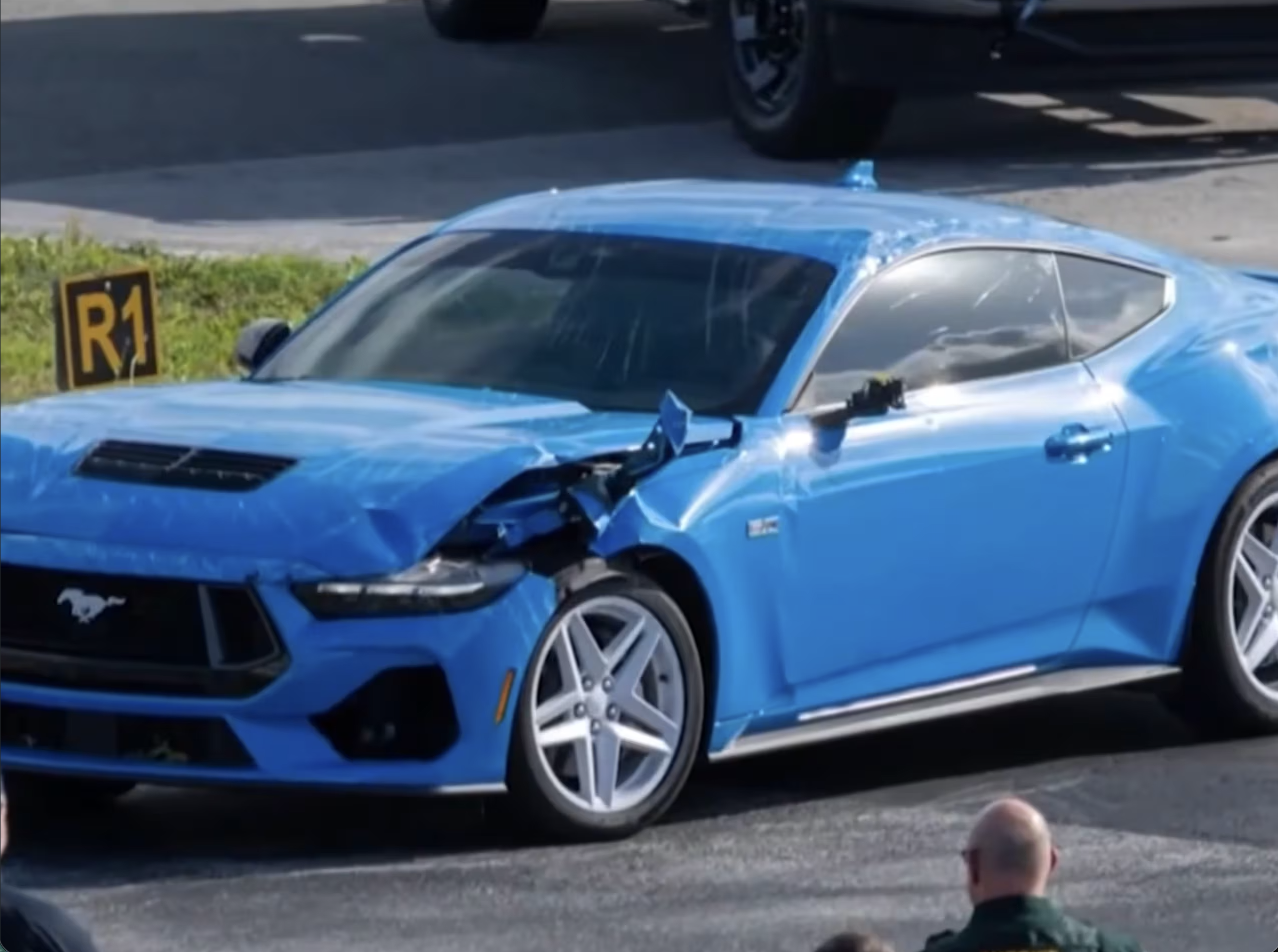 Florida man smashes Mustang through airport gate, runs onto runway in ...