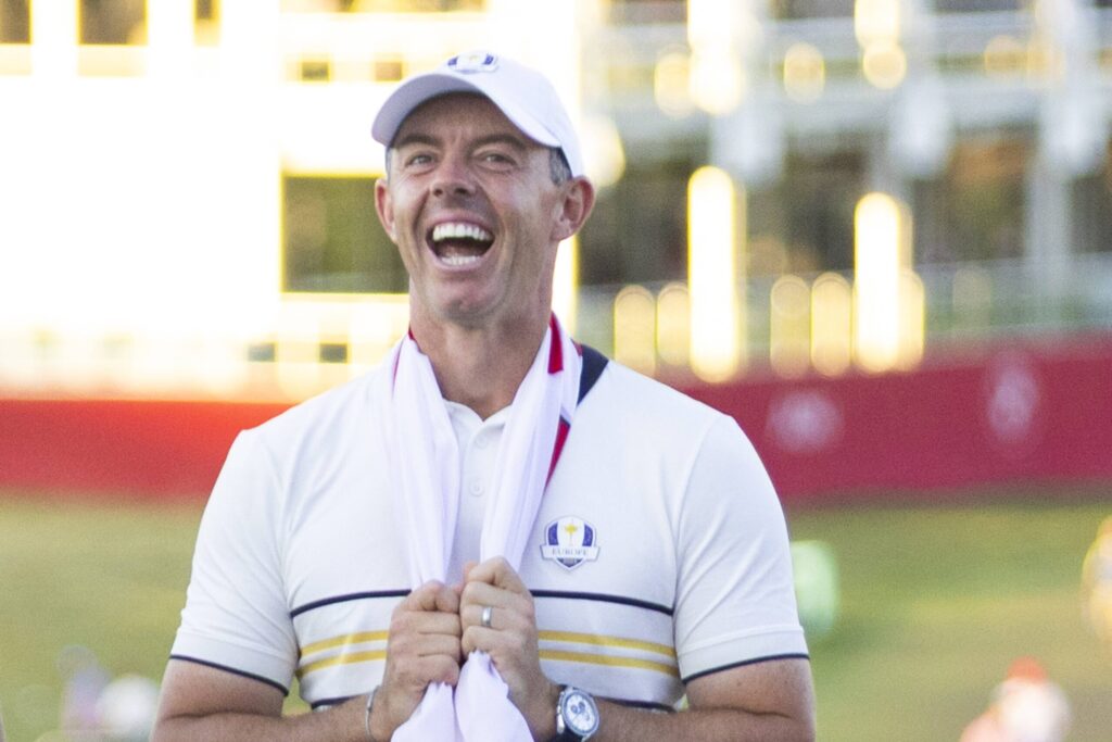 Cameraman’s relentless pursuit of Rory McIlroy creates viral moment at ...