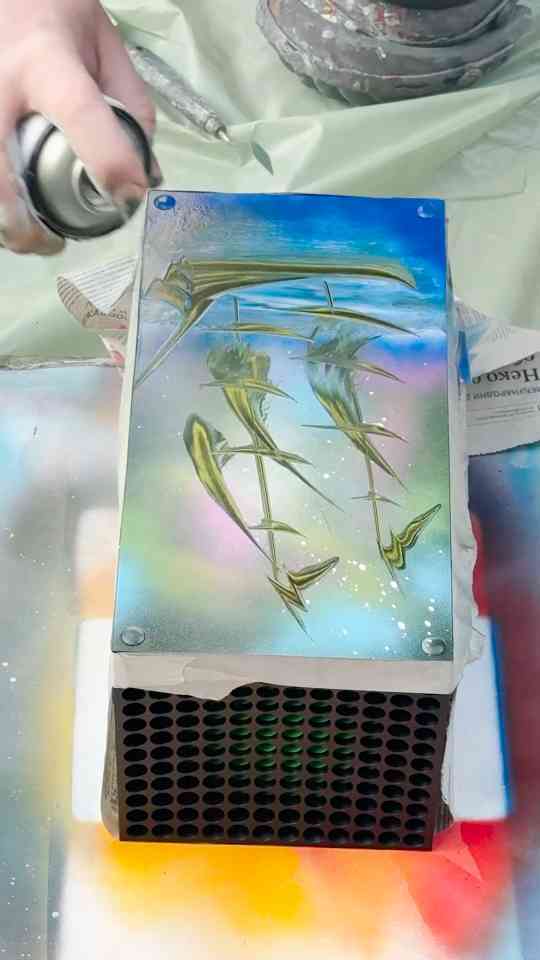 Asking a street artist to paint my Xbox