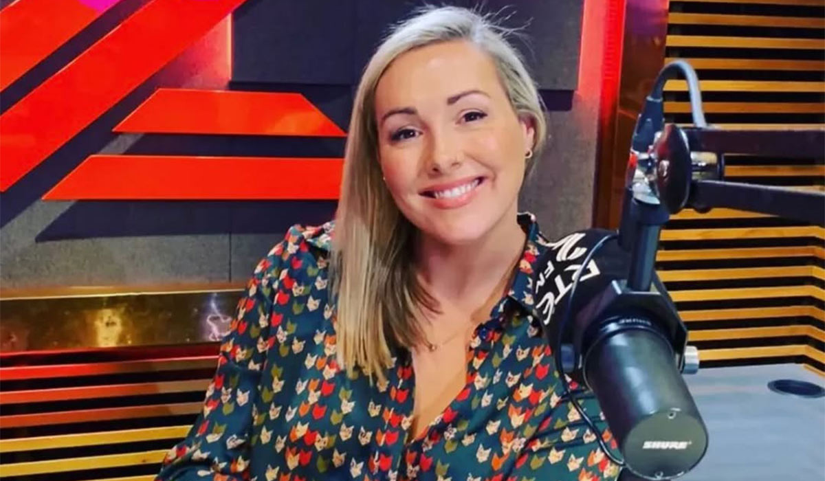 Tracy Clifford is reduced to a 'blubbering mess' as she signs off 2FM