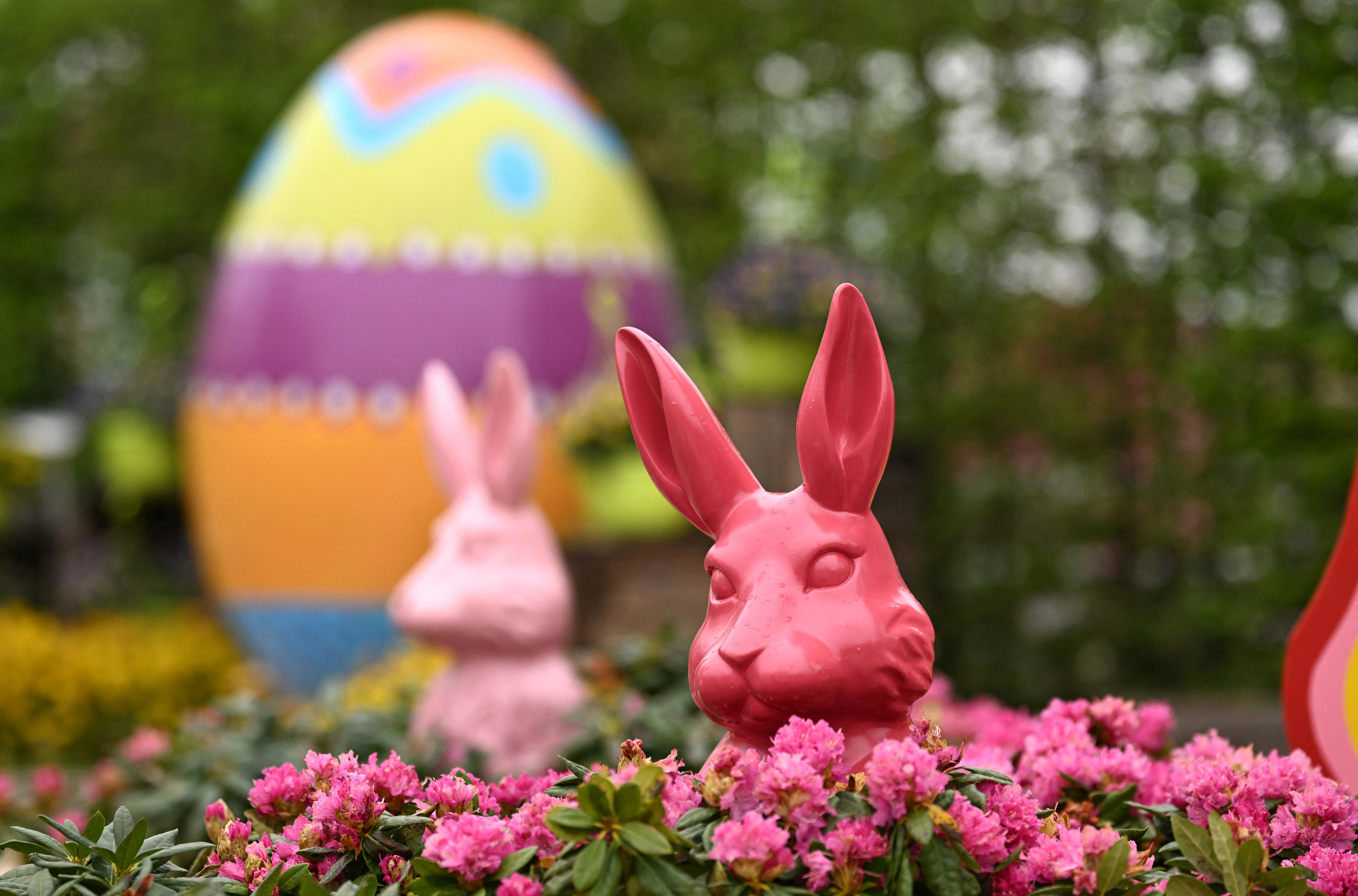 A hot and humid Easter weekend ahead in Jacksonville. Will it rain?