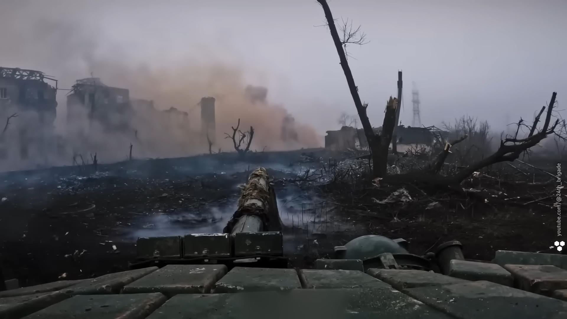 Ukrainischer Panzer rückt vor, dann eskaliert alles
