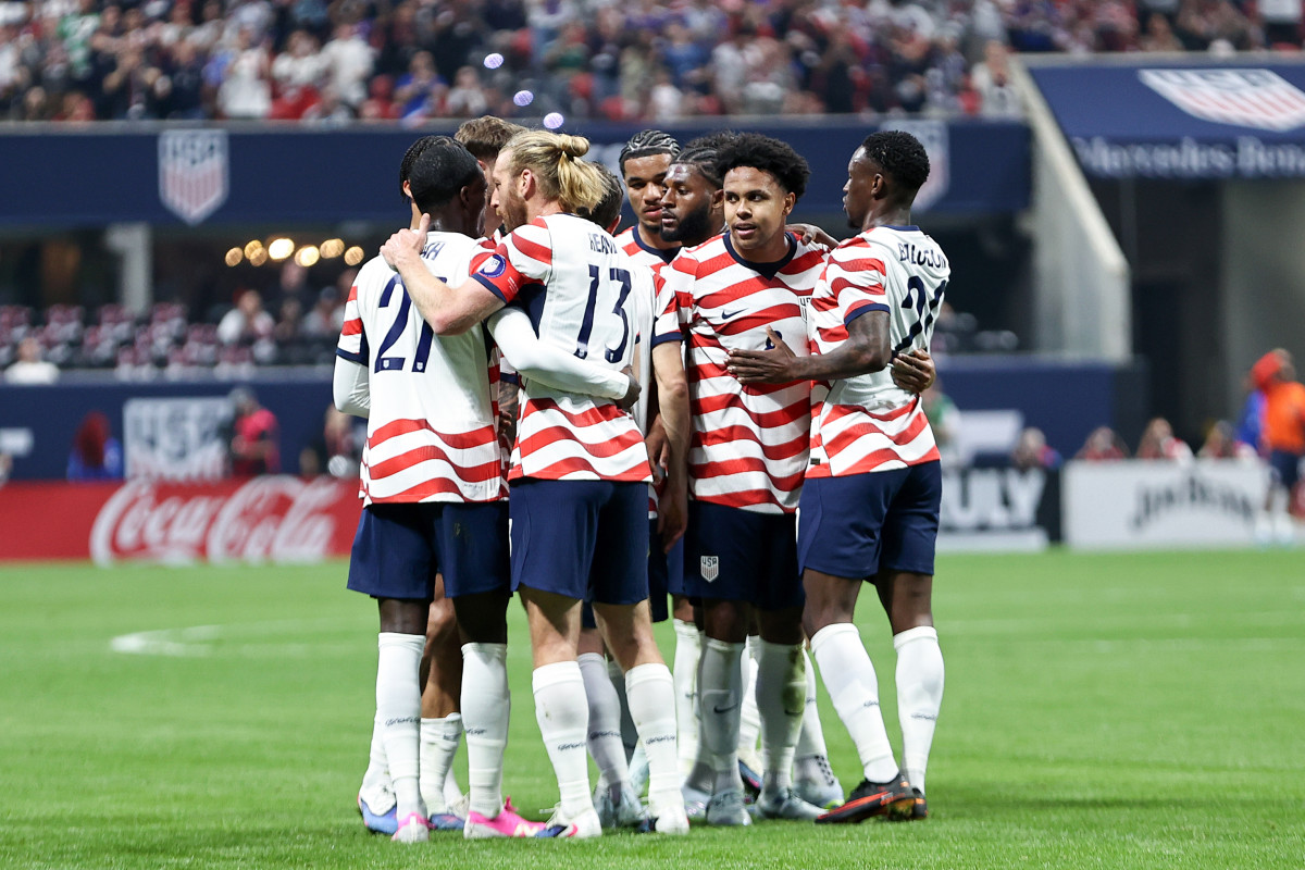Landon Donovan reveals concerning off-field incident after USMNT's loss ...