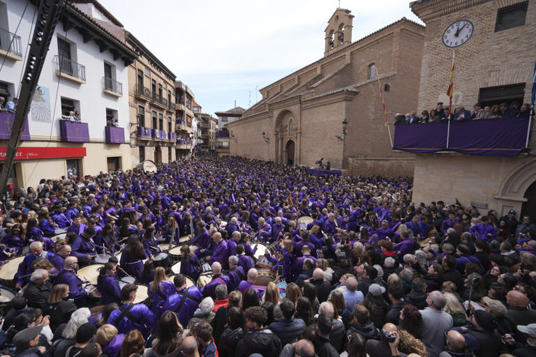 Resines protagoniza la rompida de Calanda en un Viernes Santo ...