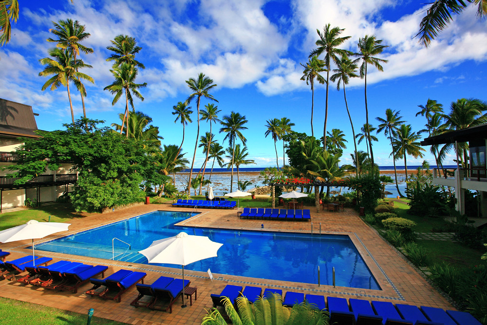 18 reasons to choose a Fiji vs. Tahiti honeymoon