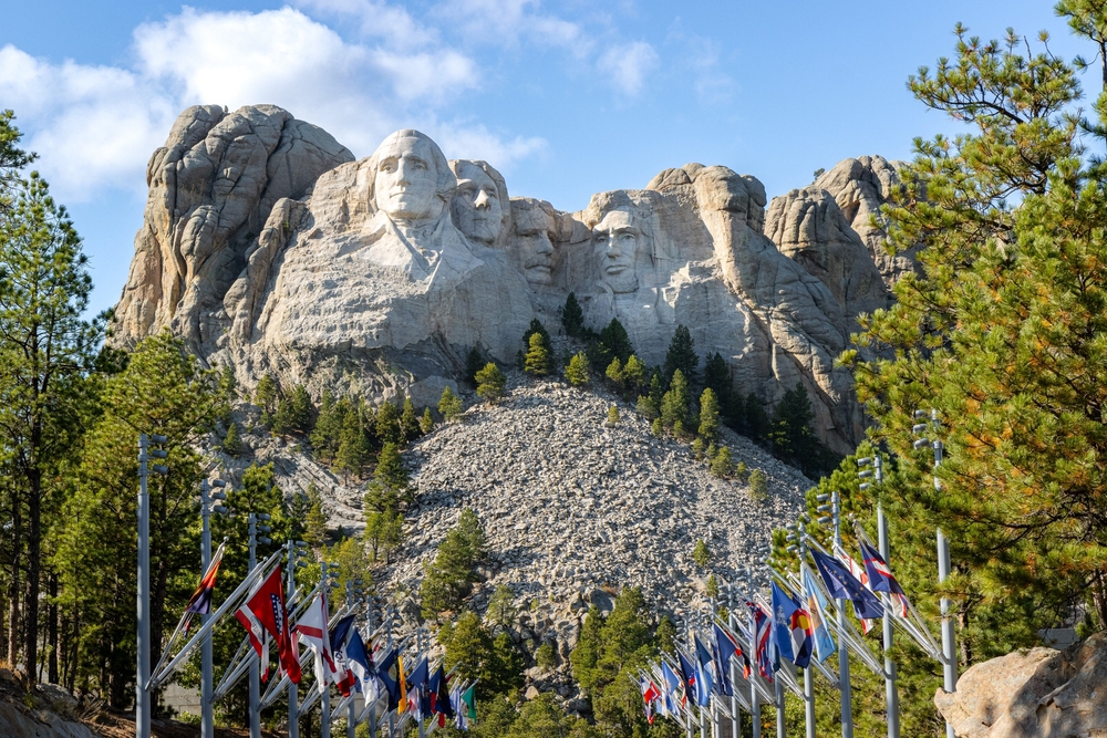 17 famous landmarks in the US with surprising stories behind them