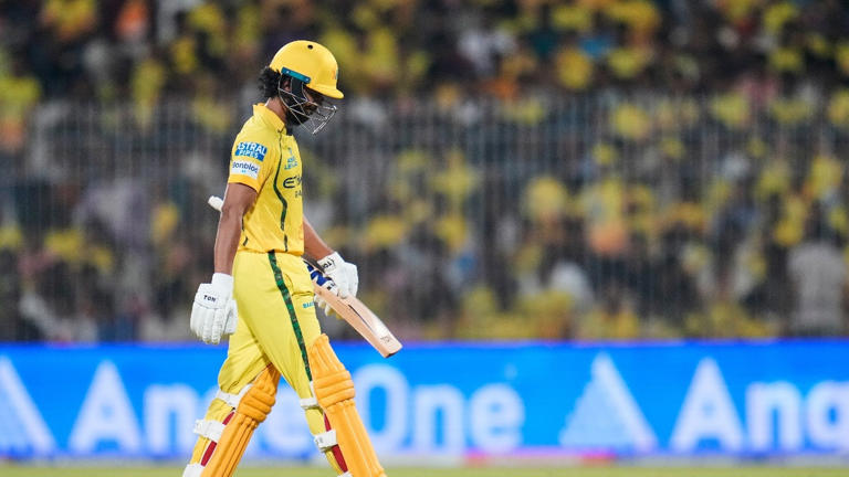 CSK vs PBKS: Chennai turns up for Ruturaj at toss, goes silent seeing ...