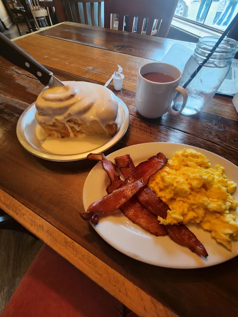 This Tennessee breakfast spot draws crowds for its house-made cinnamon ...