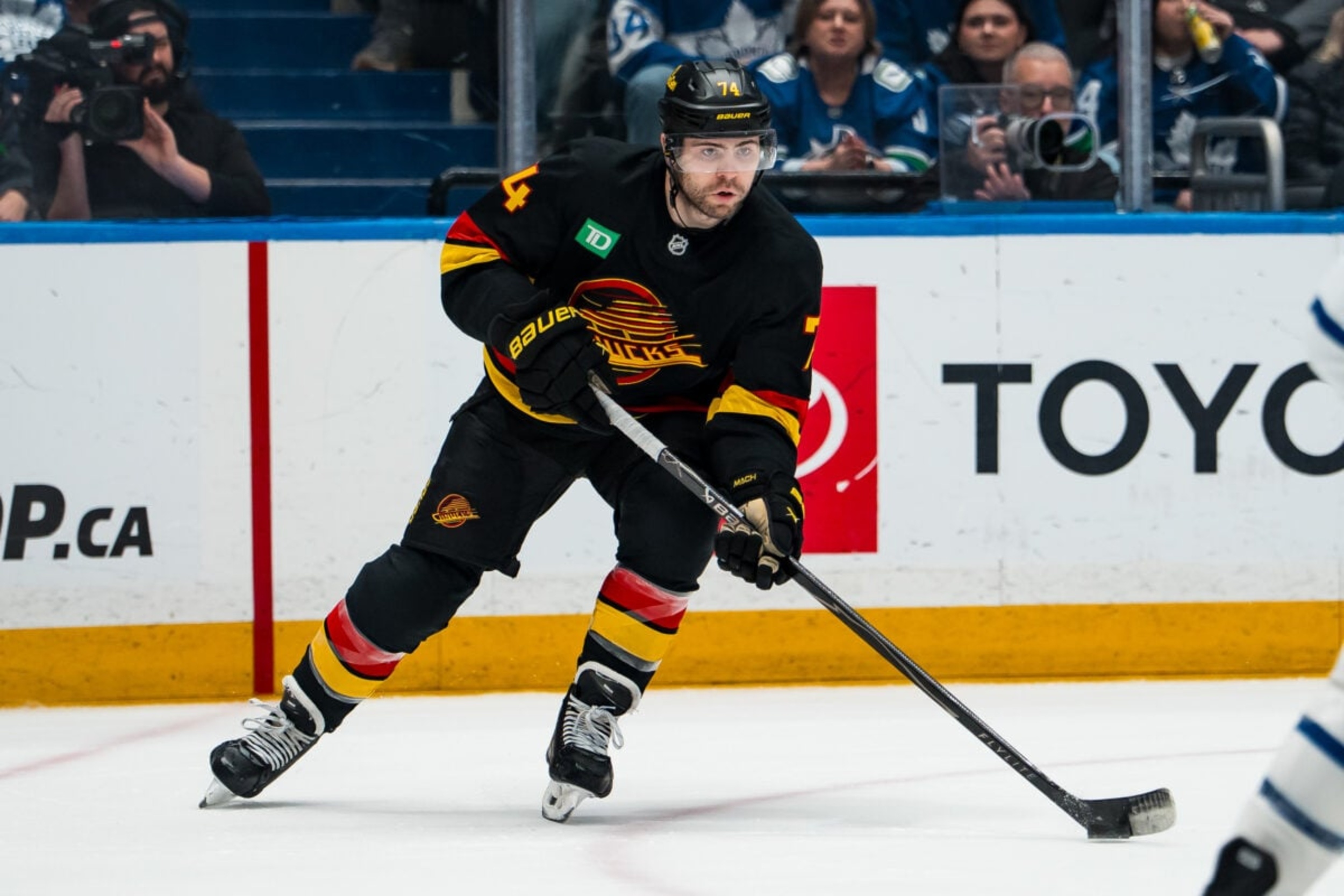 Oilers should target Canucks’ DeBrusk this offseason