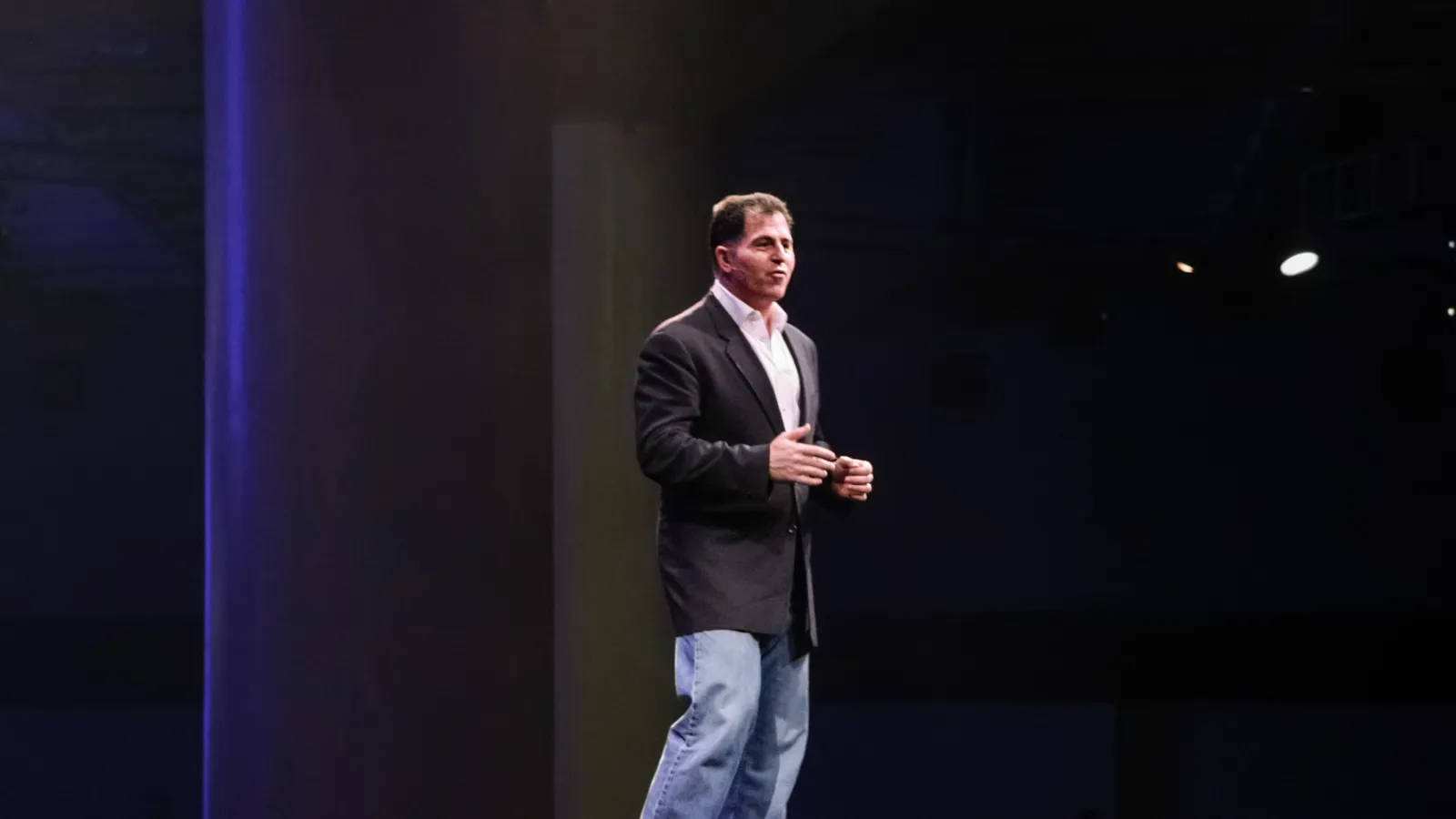 Dell CEO discusses AI firms’ role in government technology use